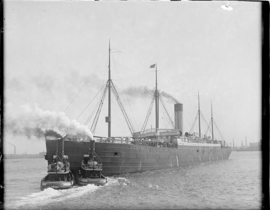 Ocean liners | Leslie Jones: The Camera Man