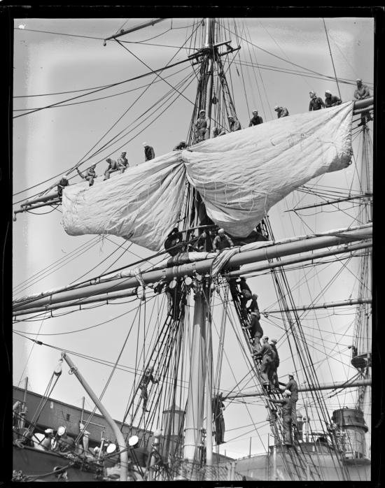 Ship equipment & rigging | Leslie Jones: The Camera Man